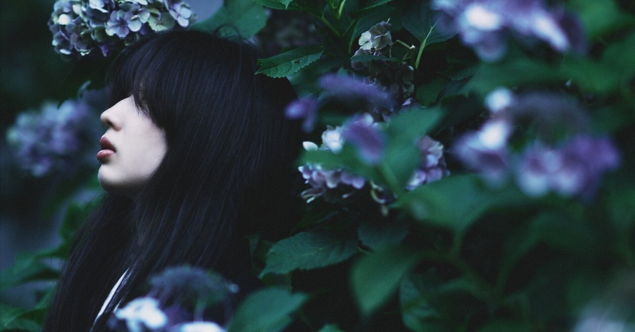 漫画雑誌のグラビアが苦手だった少年時代について考えてみる｜Tosano / Koji Chikazawa