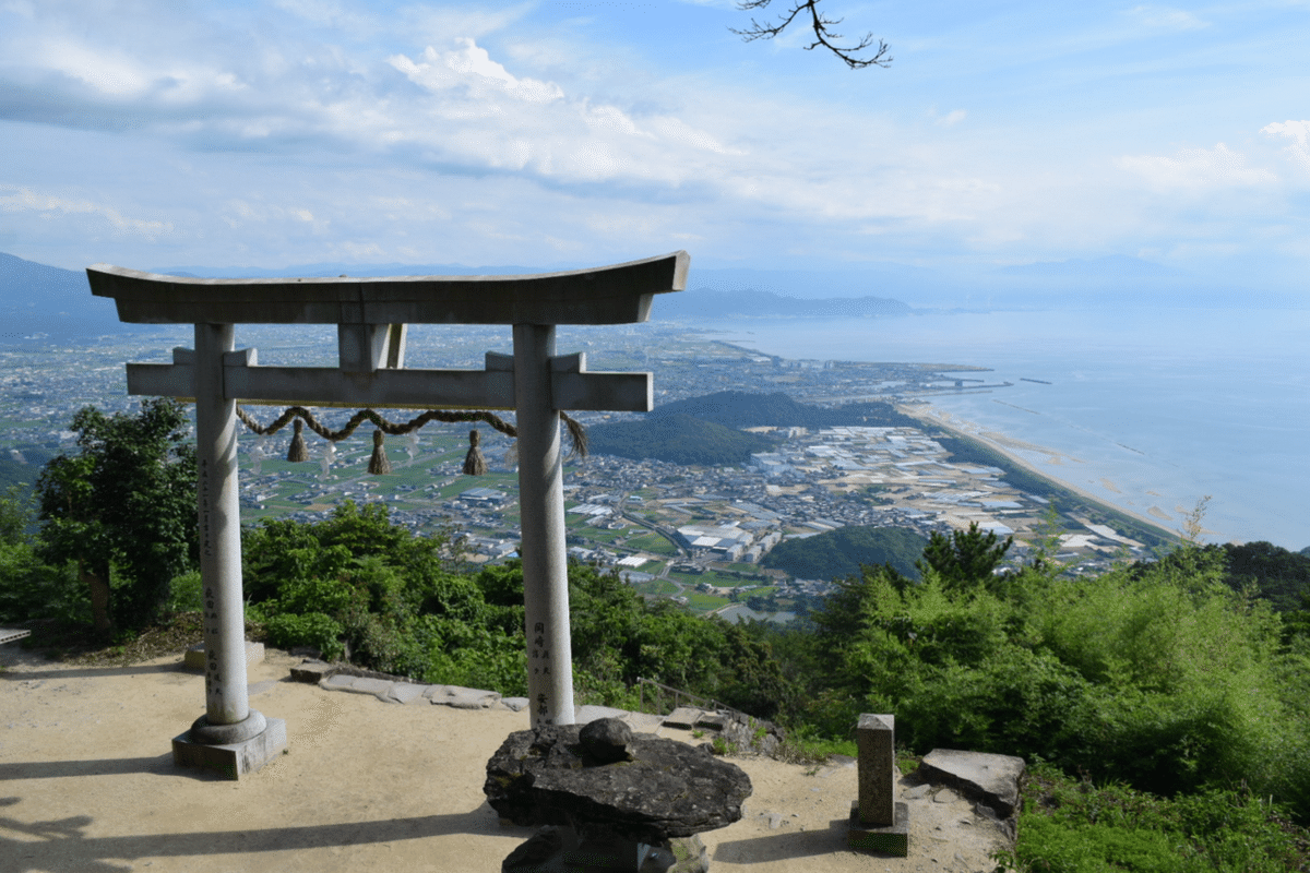 天空の鳥居｜hatahata_dayo