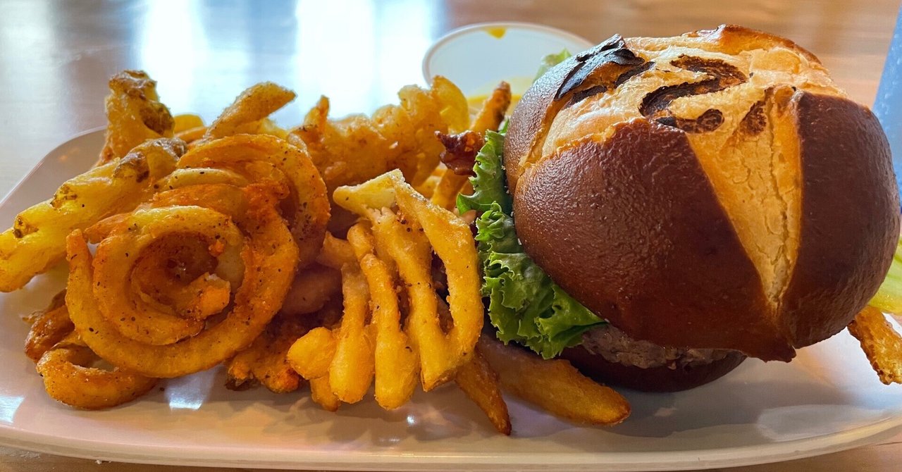 Proof 124 Table and Tavern (Lawrenceburg, IN)｜Sean’s Burger