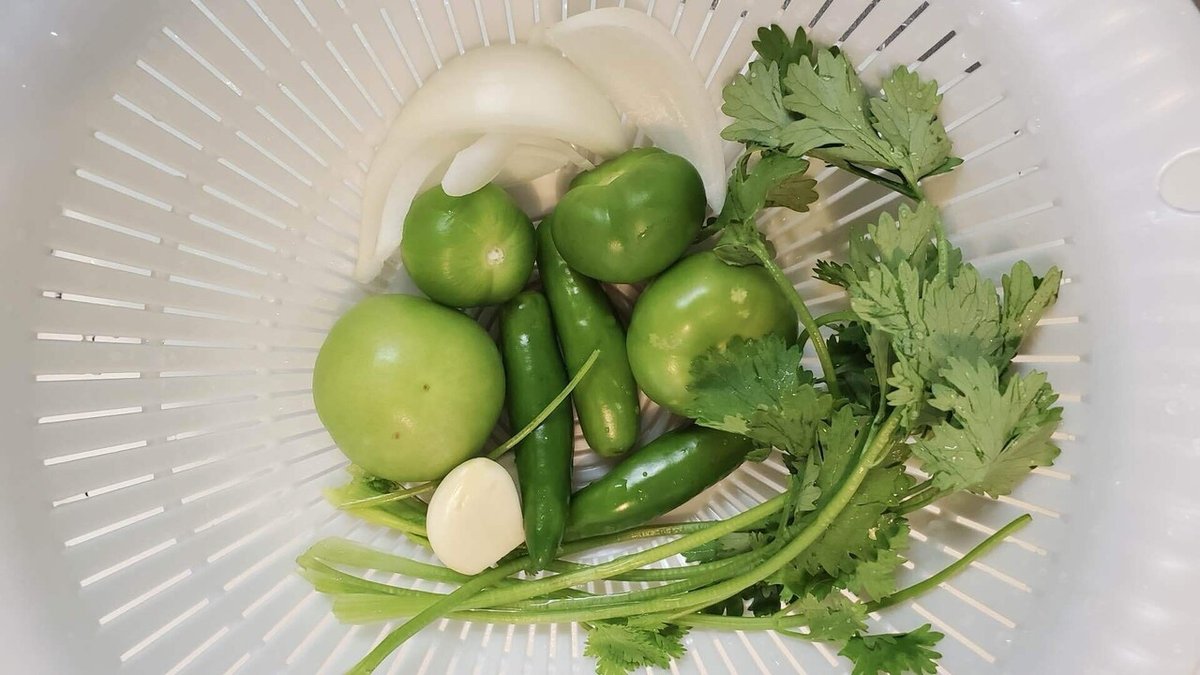 トマティーヨは緑。日本の食用ほおずきはなぜオレンジ？｜taco_sta_gram