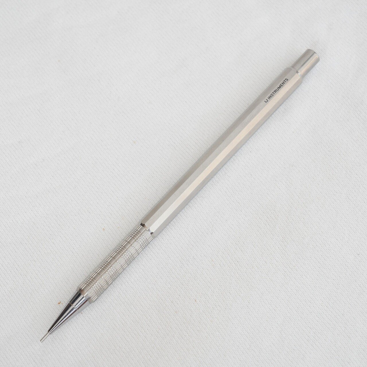 Ij instrumentsのtitanium 12-sided tartan gripを購入しました。 チタンの軸に本来のp200を彷彿とさ ...