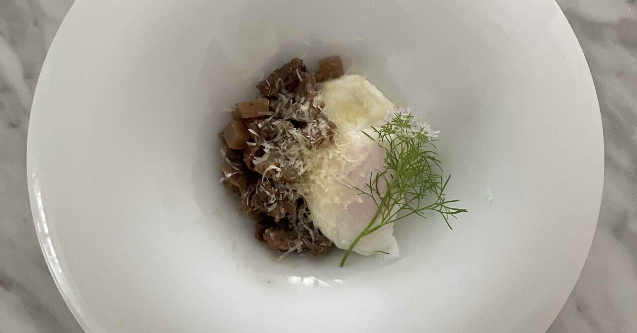 国産牛のぼっかけ ポーチドエッグ添え｜mon_petit_chef