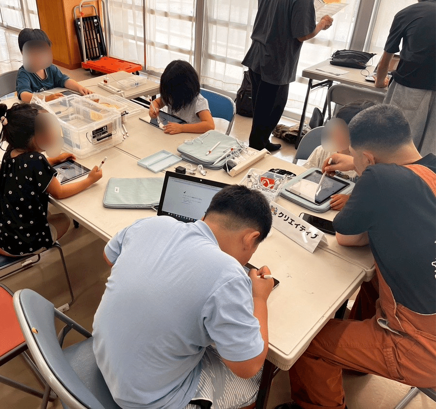 久しぶりのレーザーも登場！クリエイティブもやってます 35回目.45人参加.6/22｜Code for Haebaru/CoderDojo Haebaru