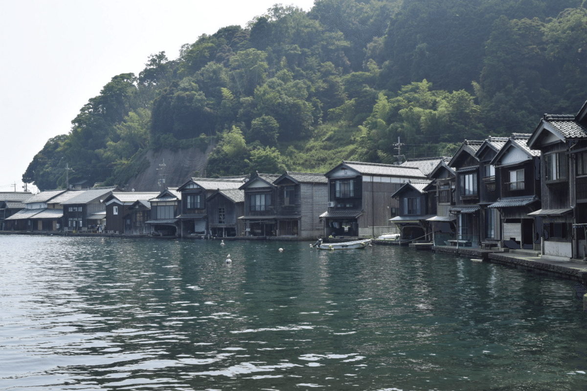 伊根の舟屋｜hatahata_dayo