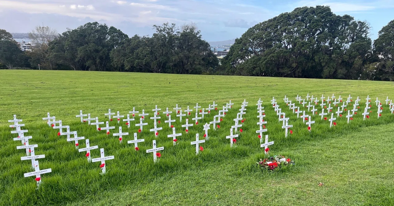 ANZAC DAYの追悼式に参加して感じたこと｜AtsGoodness