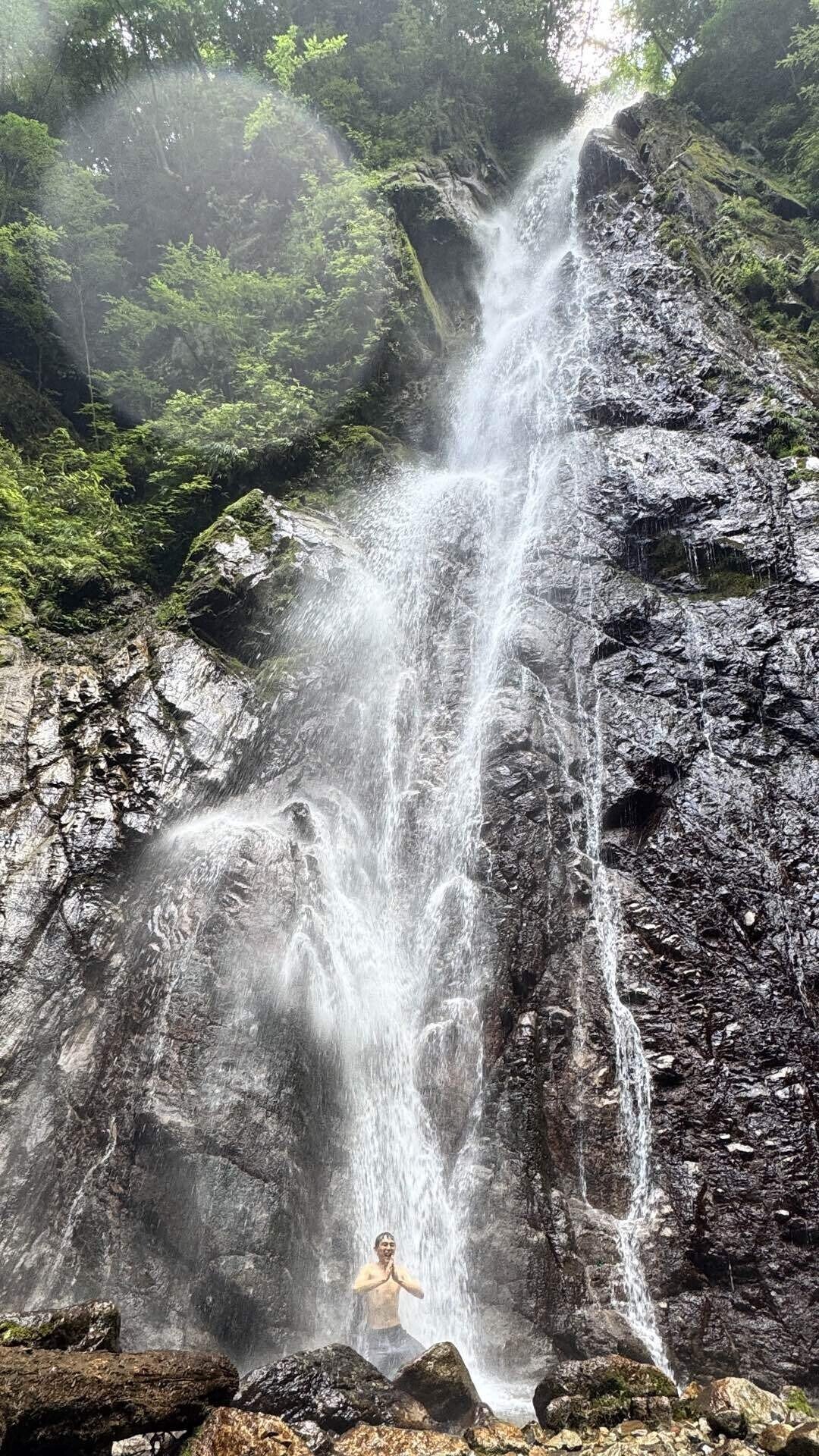 滝に打たれる｜Masashi