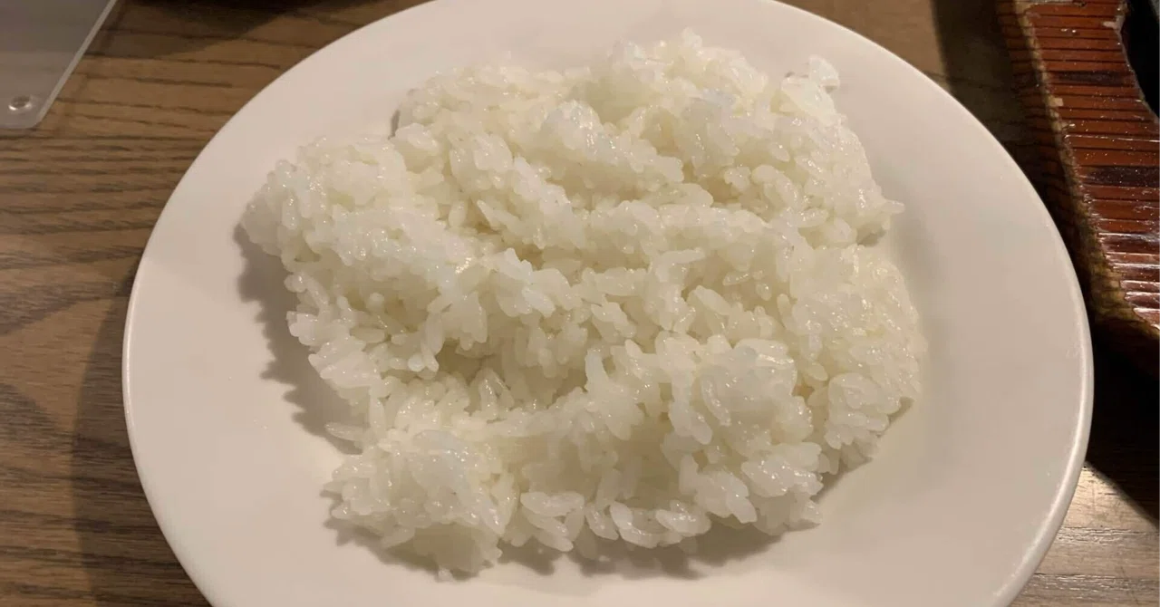 The Real Reason Why Family Restaurants Serve Rice on a Flat Plate ...