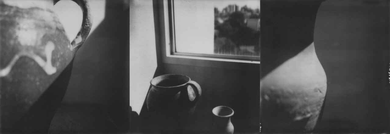 Composition, objects by the window : archives 2020, édition 2025 Polaroid SX70, 70bw film ...