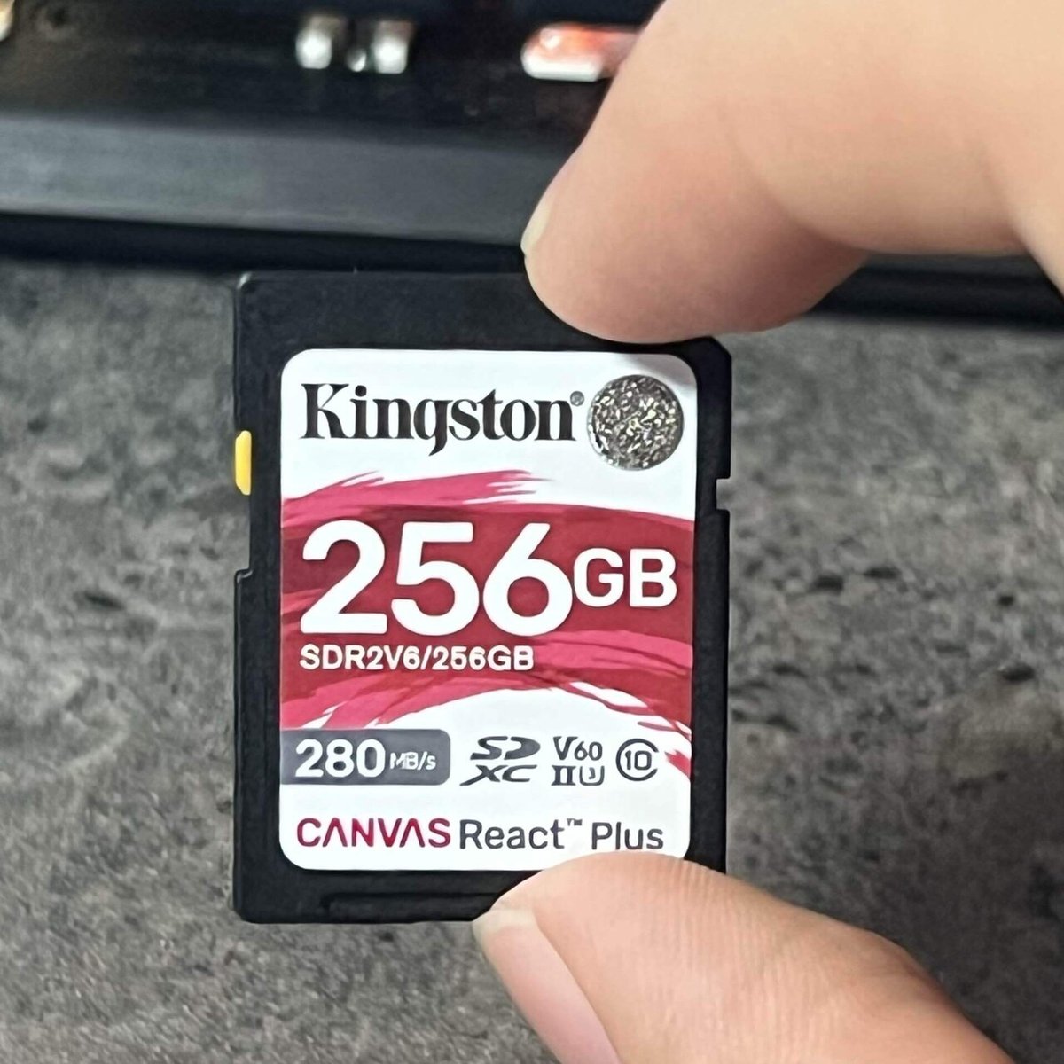 SDカードは消耗品！データ消失を防ぐための寿命と対策｜ROKUの「なるほど！」デジもの探求ノート