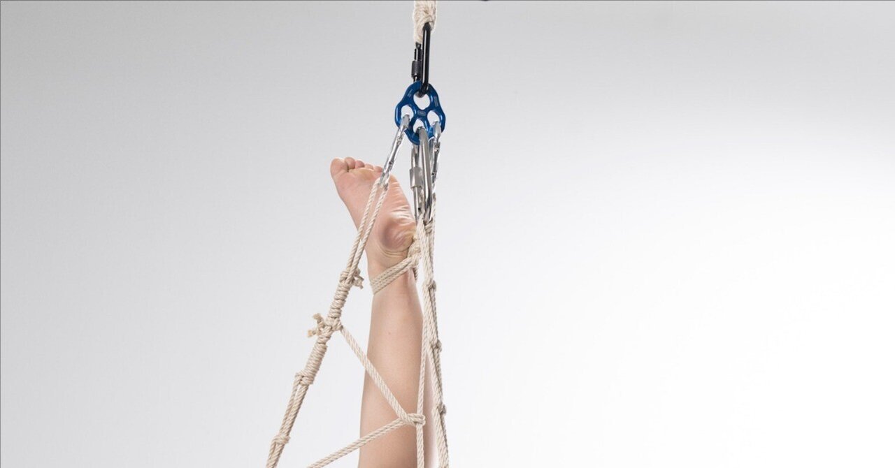 吊りによる事故を防ぐために──緊縛の「吊り床」とアンカーポイント安全設計のすべて｜Aoyama Natsuki