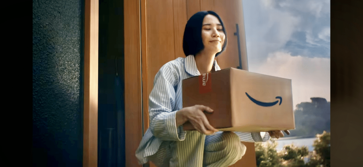 AmazonのマスカラCMの女優は誰？｜あみあみ