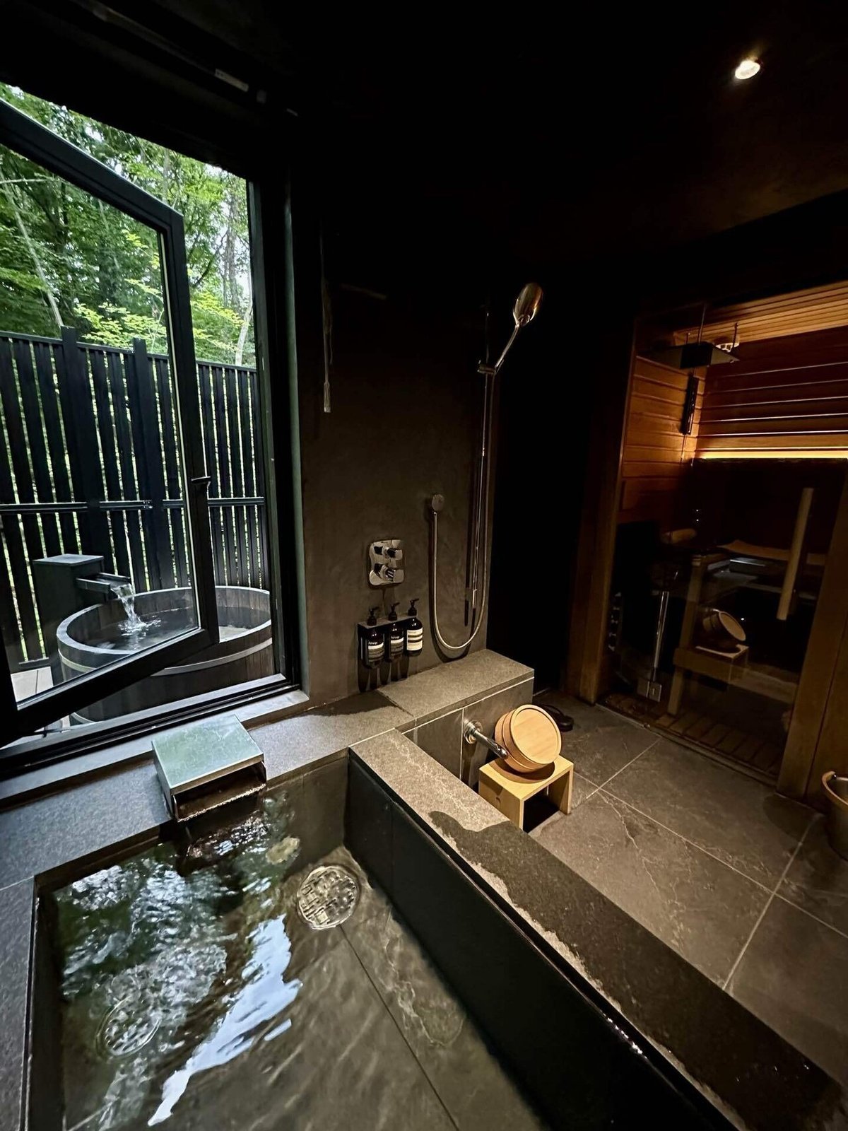 北軽井沢の森に佇む 「NOT A HOTEL KITAKARUIZAWA 」に泊まってみた｜Daiki Okada