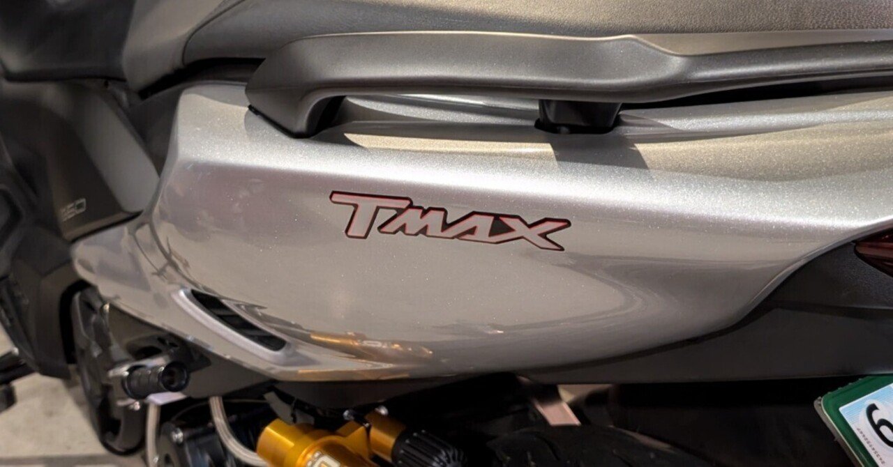 TMAX560のエンブレムを貼る‥｜Re:TMAXとボク