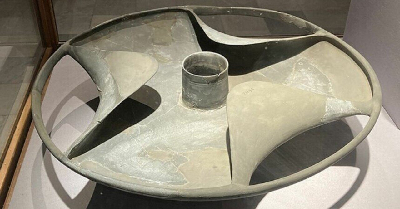 エジプトの墓で発見された5000年前の謎の石器「サブ・ディスク」の正体は？・・｜hal