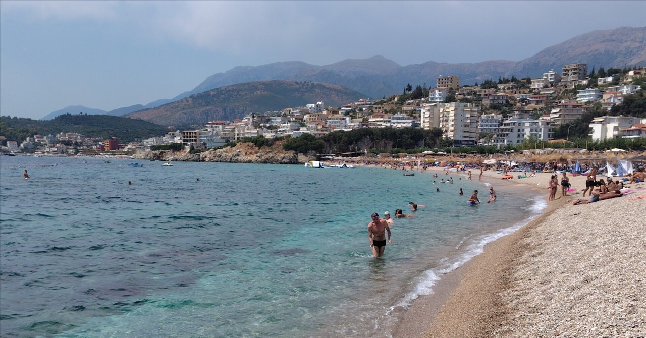 海外旅行2025その3 飛行機欠航するってよ～飛ばないLCCはただのブタ～＠アルバニア｜official neko