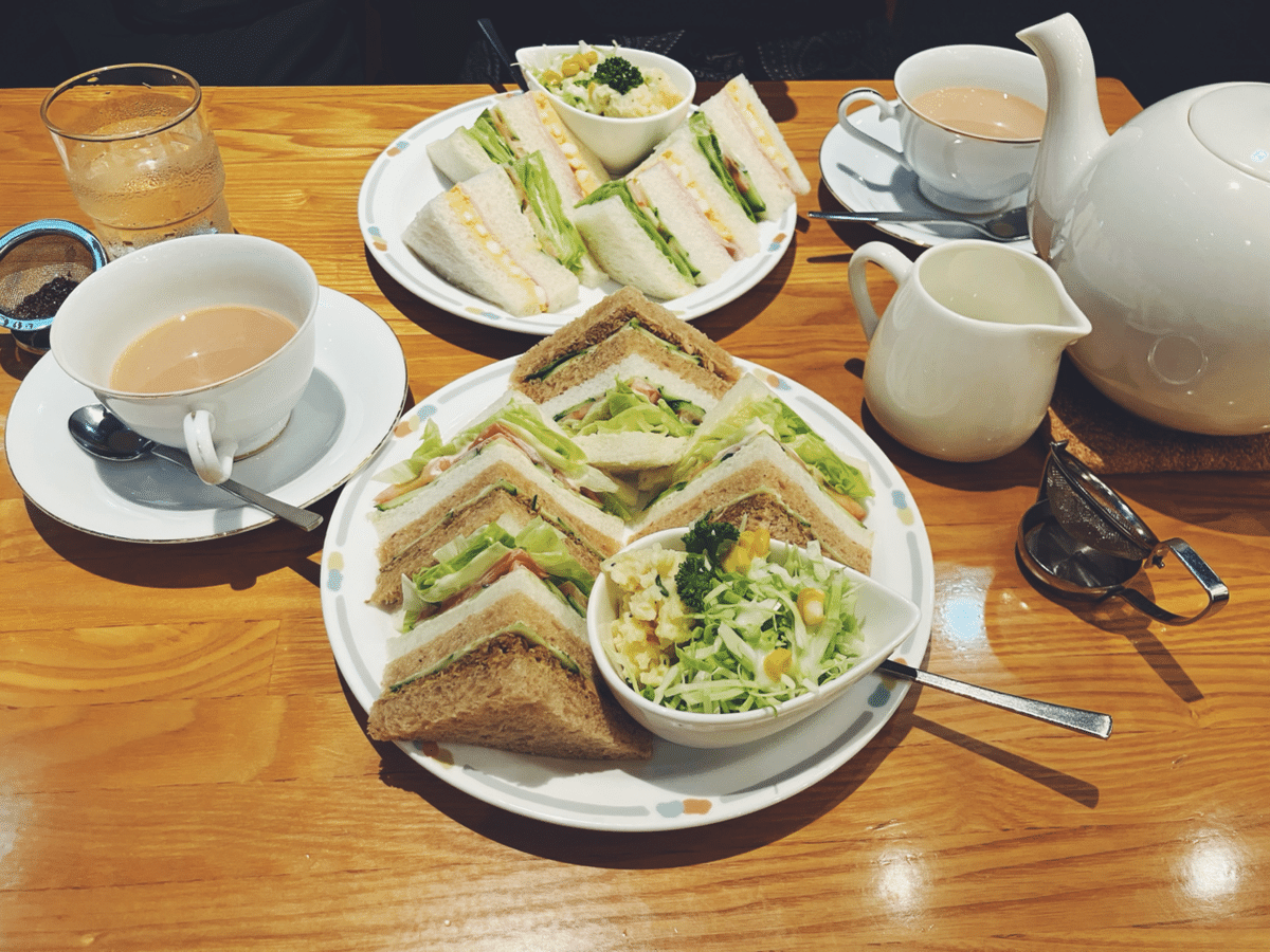 休日手帖 カリグラフィーを習って神保町へ｜saki saku