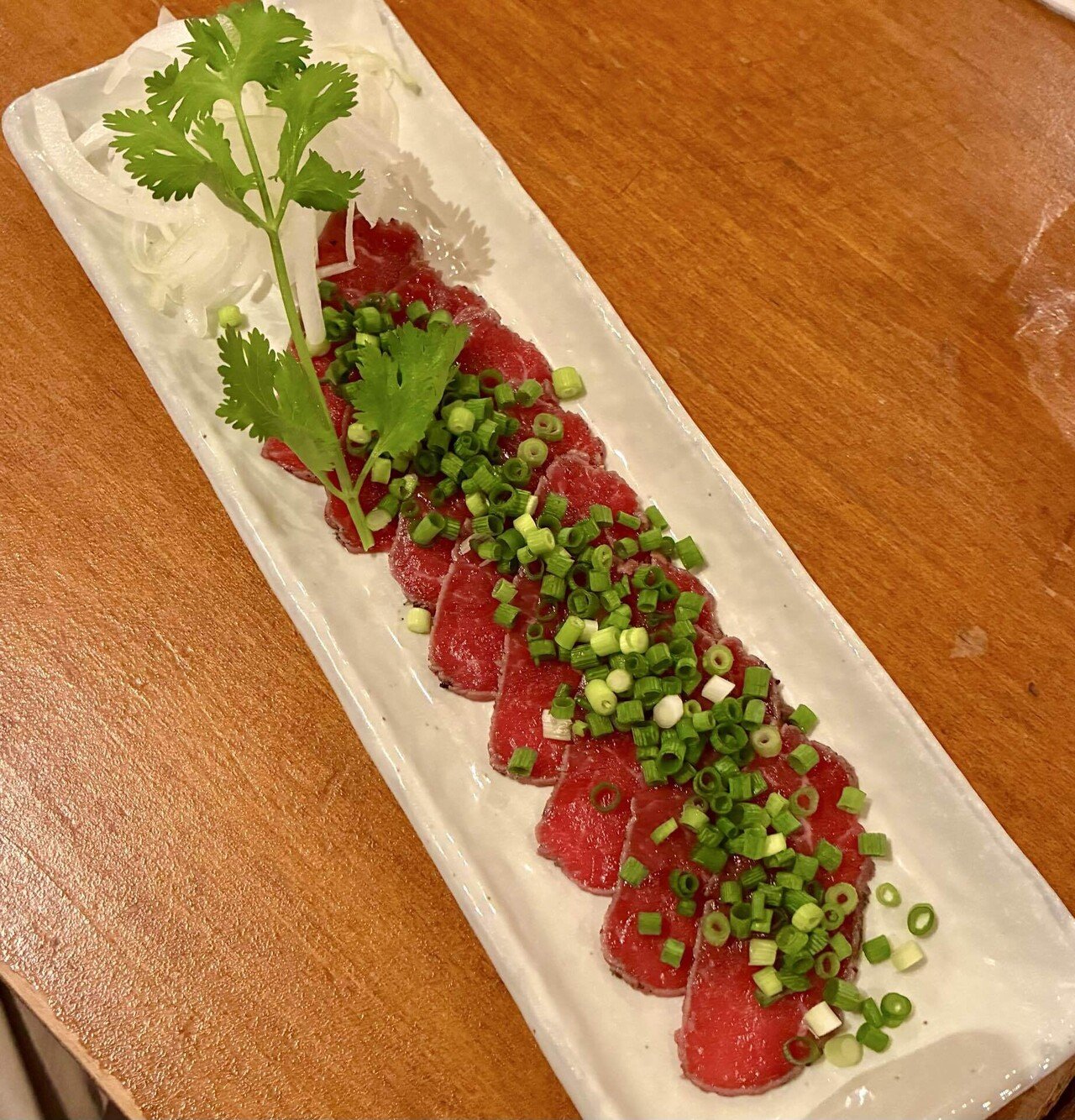 【画像】貴殿らはこのアフガニスタン料理屋の「羊肉のタタキ 1650円税抜」にいくら払える？ [377482965]