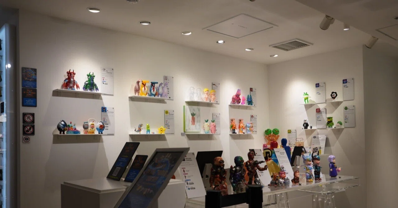 アート探検_HELLO IN THE WORLD SOFVI!!5 _VINYL GALLERY｜アートコミュニケータ むげん (アート ...