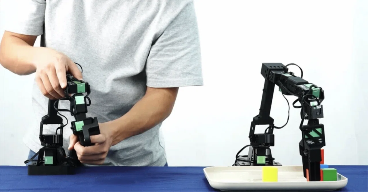 LeRobot 対応ロボットアーム SO-101と StarAI Robot Arm の比較｜npaka