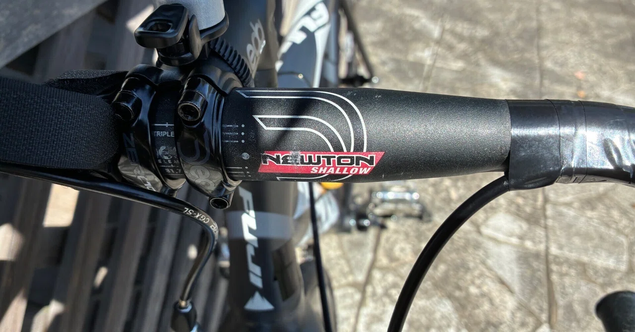 Fuji TRACK PROのハンドルをDeda Shallowに交換。｜鈴木巡業