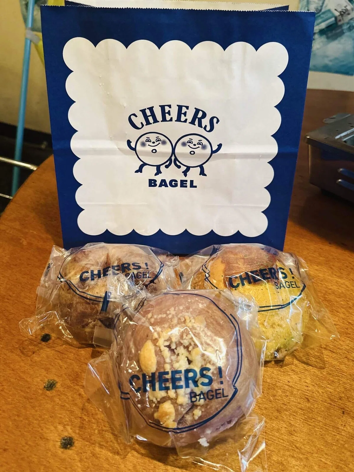 このベーグルうますぎる〜！！【武蔵小金井 CHEERS BAGEL】｜府中名物の多磨ホルモンを食べよう