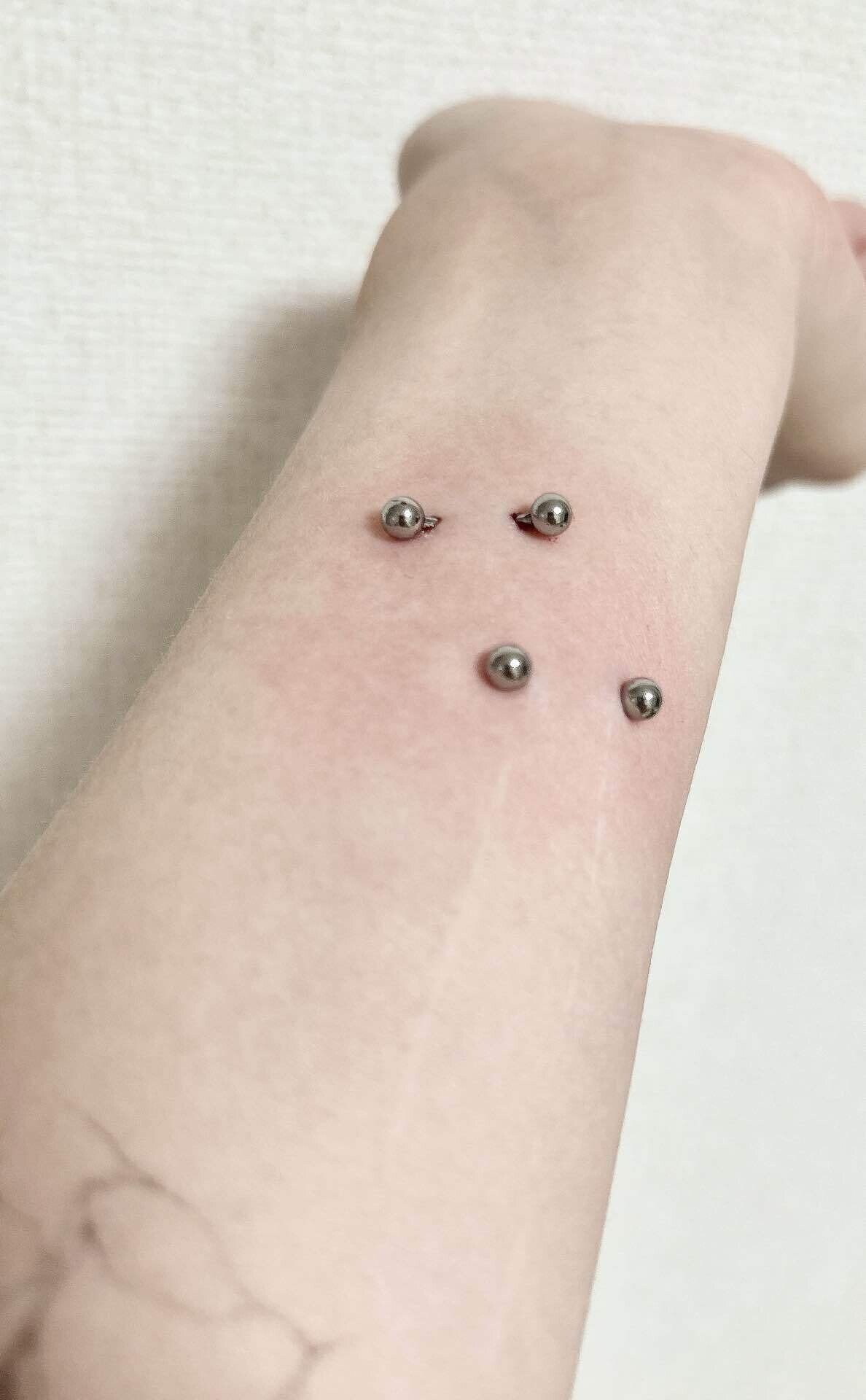 2ヶ月前に開けたリストピアスが排除された話｜urumi