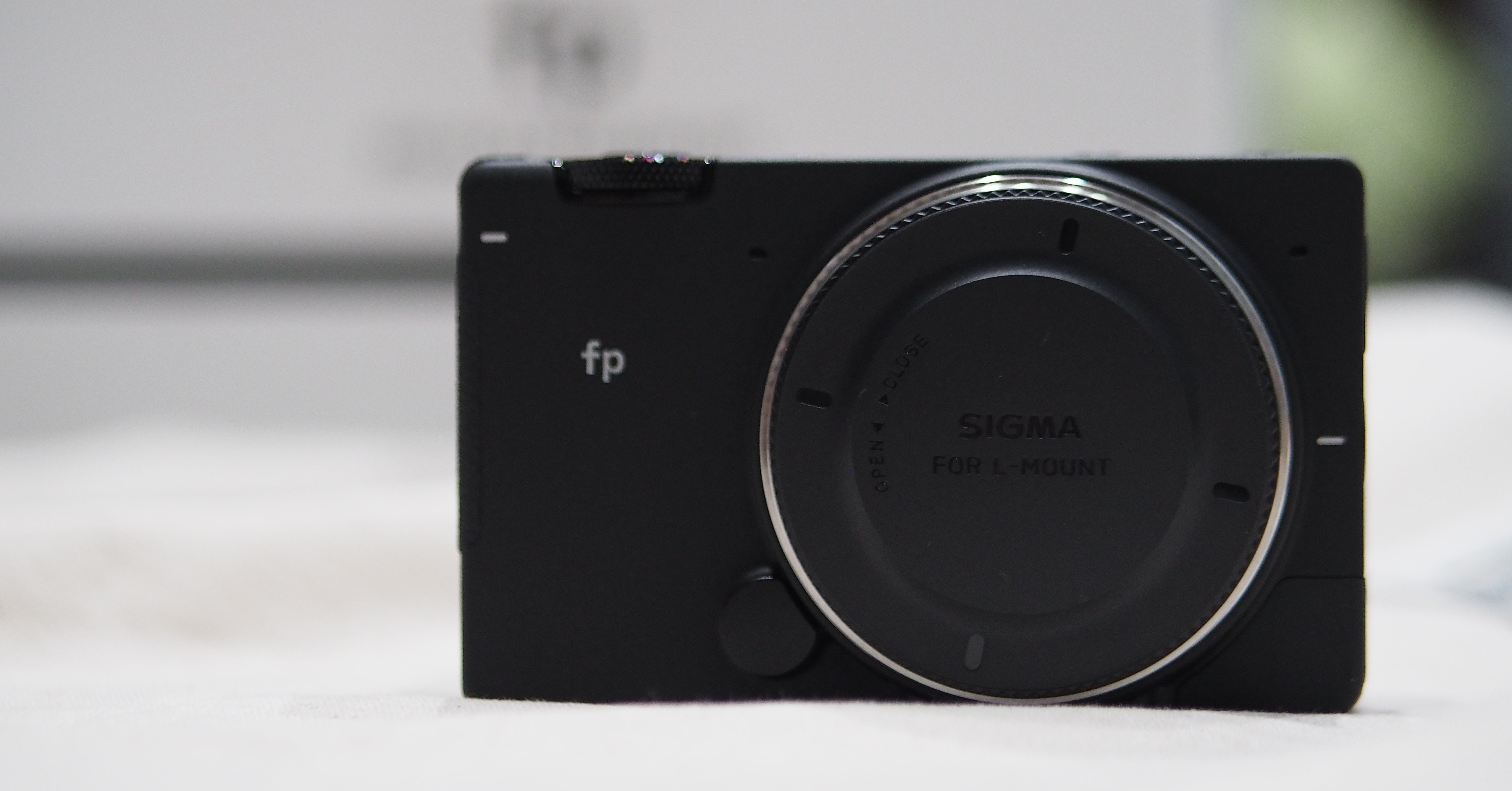 限界独身オタク男性が初めてのフルサイズ機としてSigma fpを買っ 限界独身オタク男性が初めてのフルサイズ機としてSigma fpを買っ