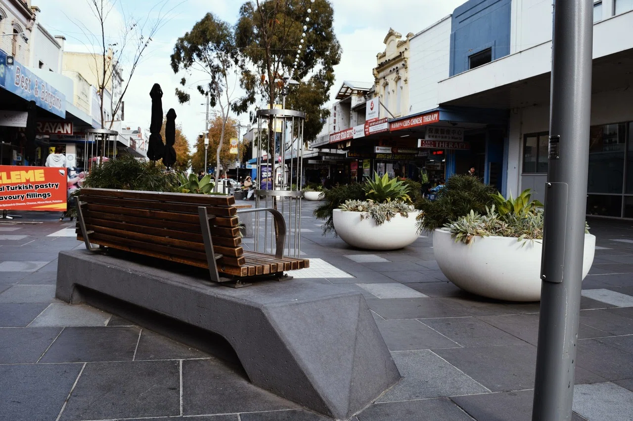 Nicholson Street Mall, Melbourne, 設計者 HASSELL, 完成年 2008年｜ランドスケープを学ぶ場