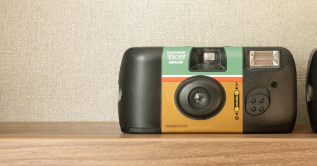 ゴミ箱に写ルンですを捨てるのか〜い｜LLR1978