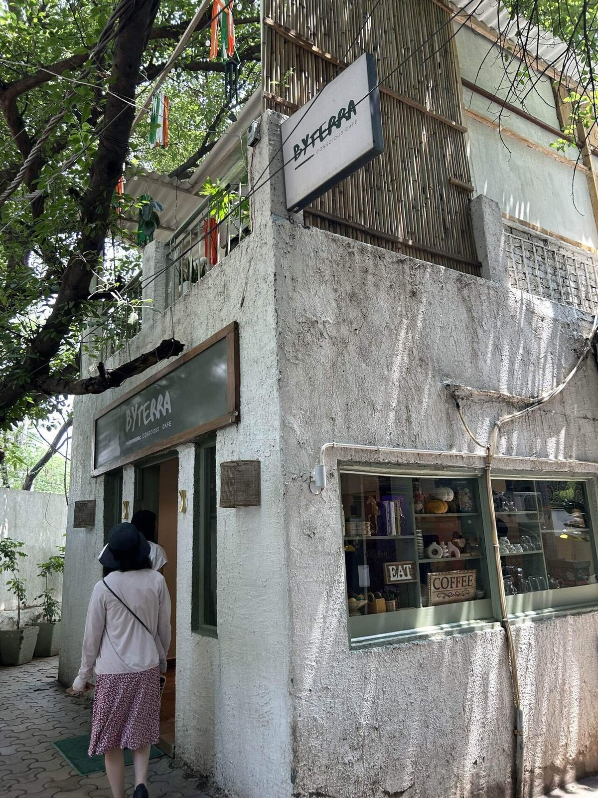 【インド生活】デリーのおしゃれエリア②〈Houz Khas Village〉🦜🇮🇳｜まる