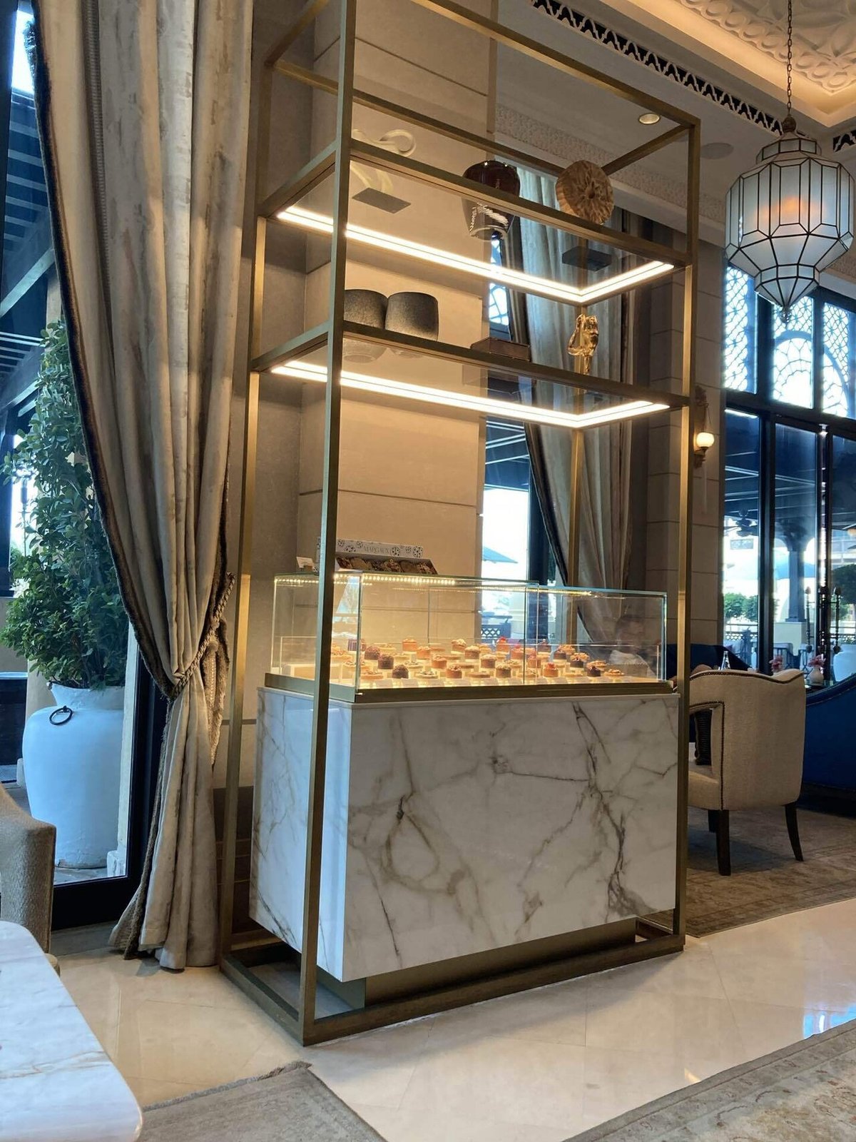 Al Samar LoungeでMargaux Pastry Boutiqueのフレンチ菓子とブランチ｜お母さん+α