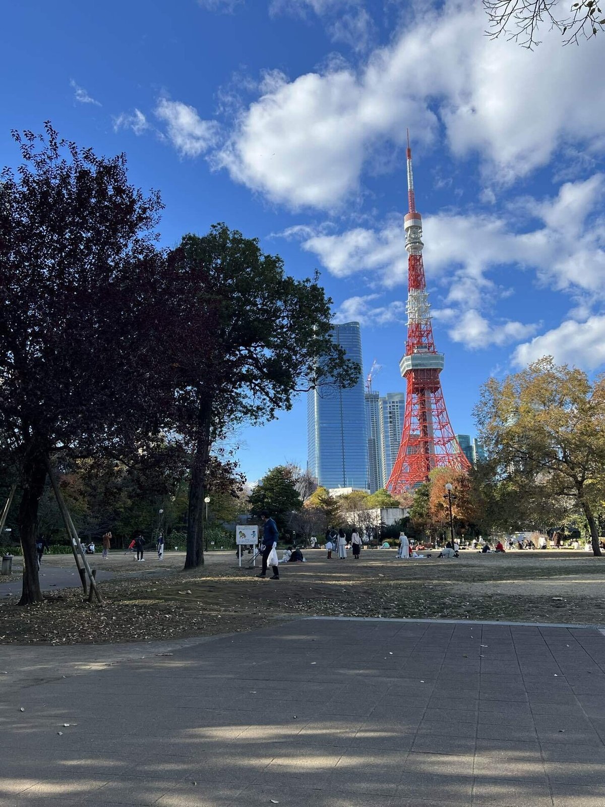 ヒアルロン酸を入れると顔が明るく見える？｜Dr.Gaku