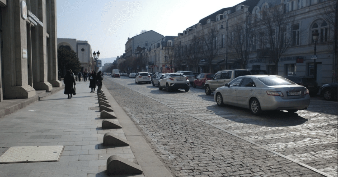 トビリシで古着・ヴィンテージ巡り！Didube市場＆ショップガイド｜【公式】ジョージア情報局