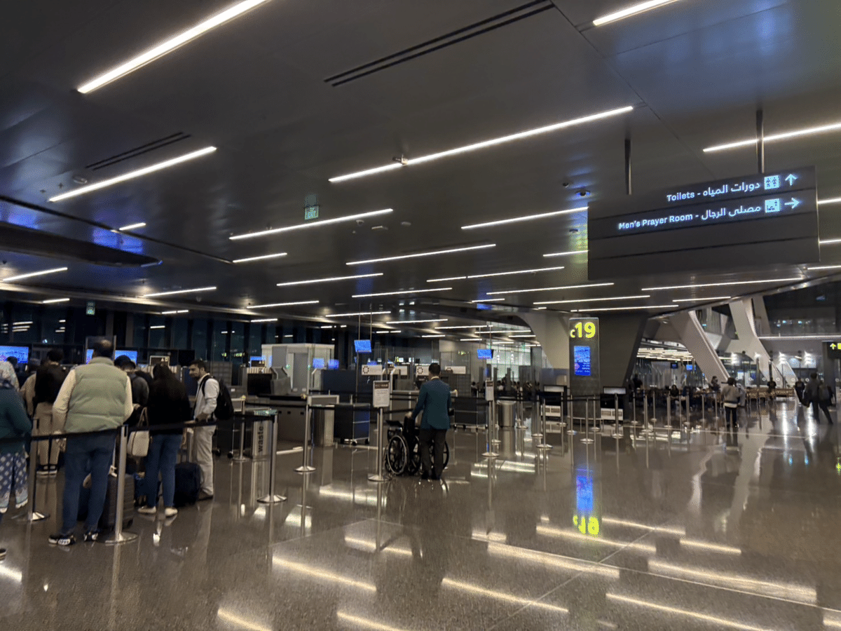 カタール航空 QR806便 DOH→NRT B777-300ER エコノミー｜まゆたに