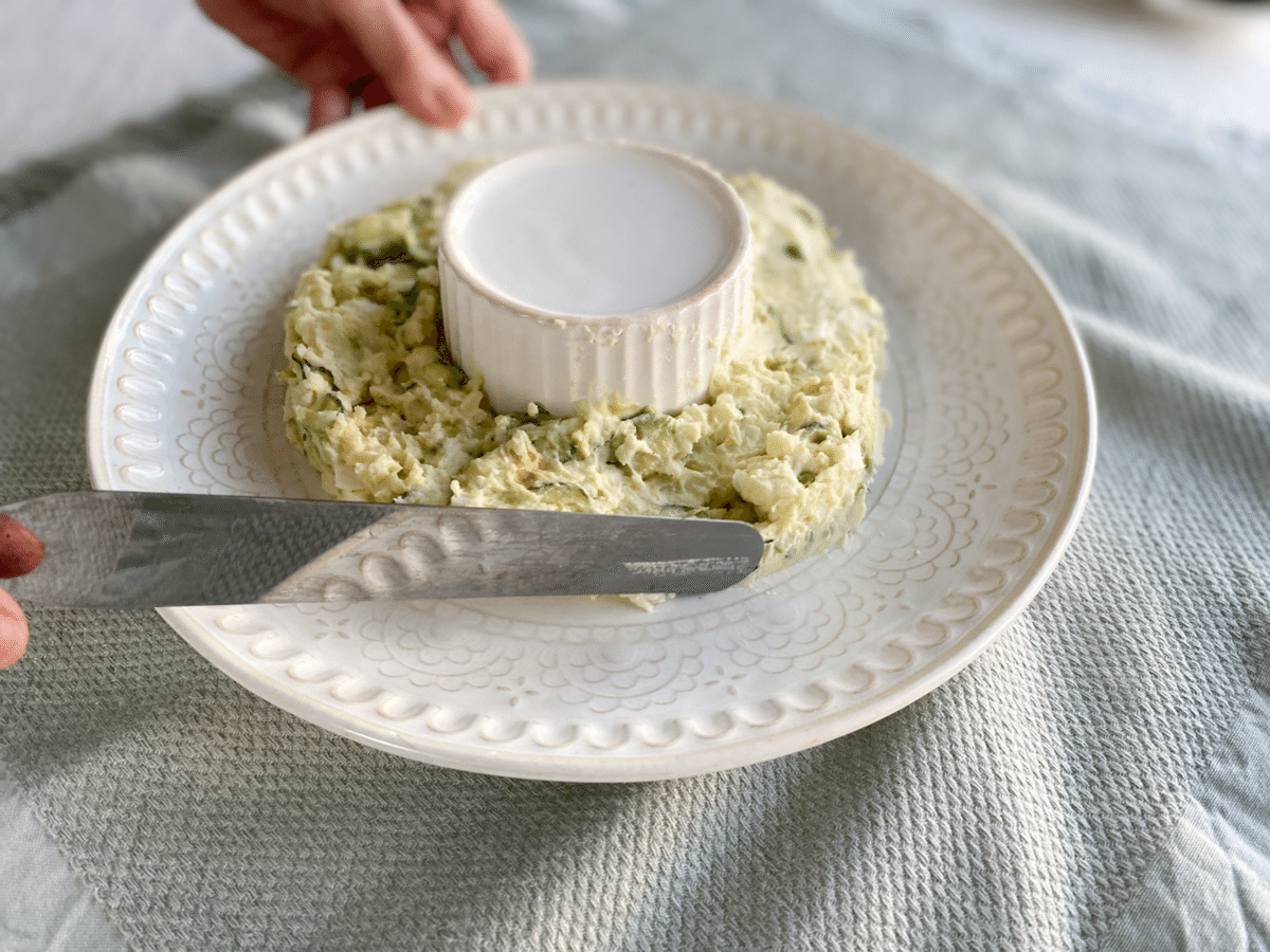 クリスマスにぴったり🎄食卓を彩るリースサラダを作ろう｜カヲリーヌ