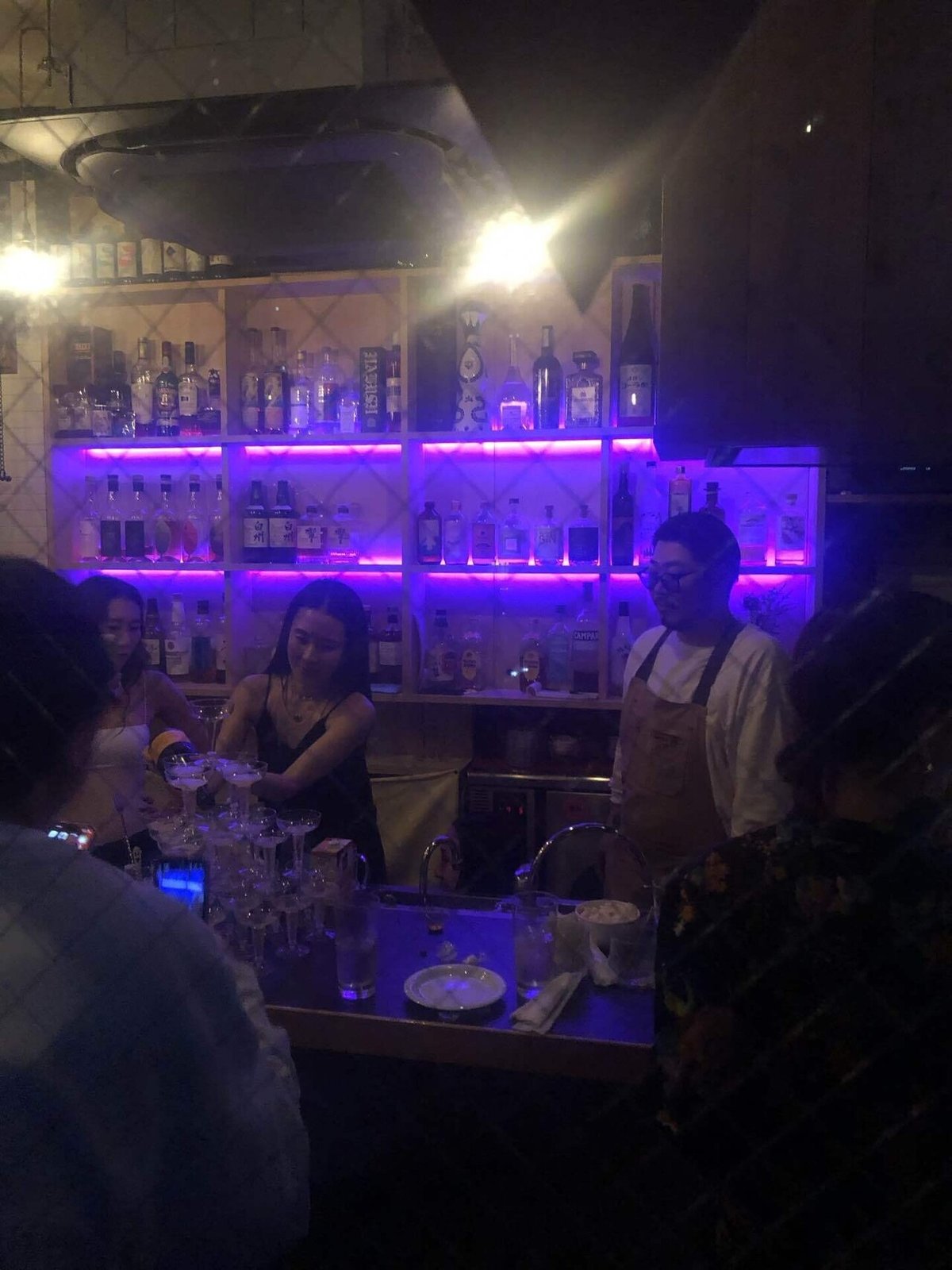 たまにはこうして肩を並べて飲んで｜shun hatano/UZ