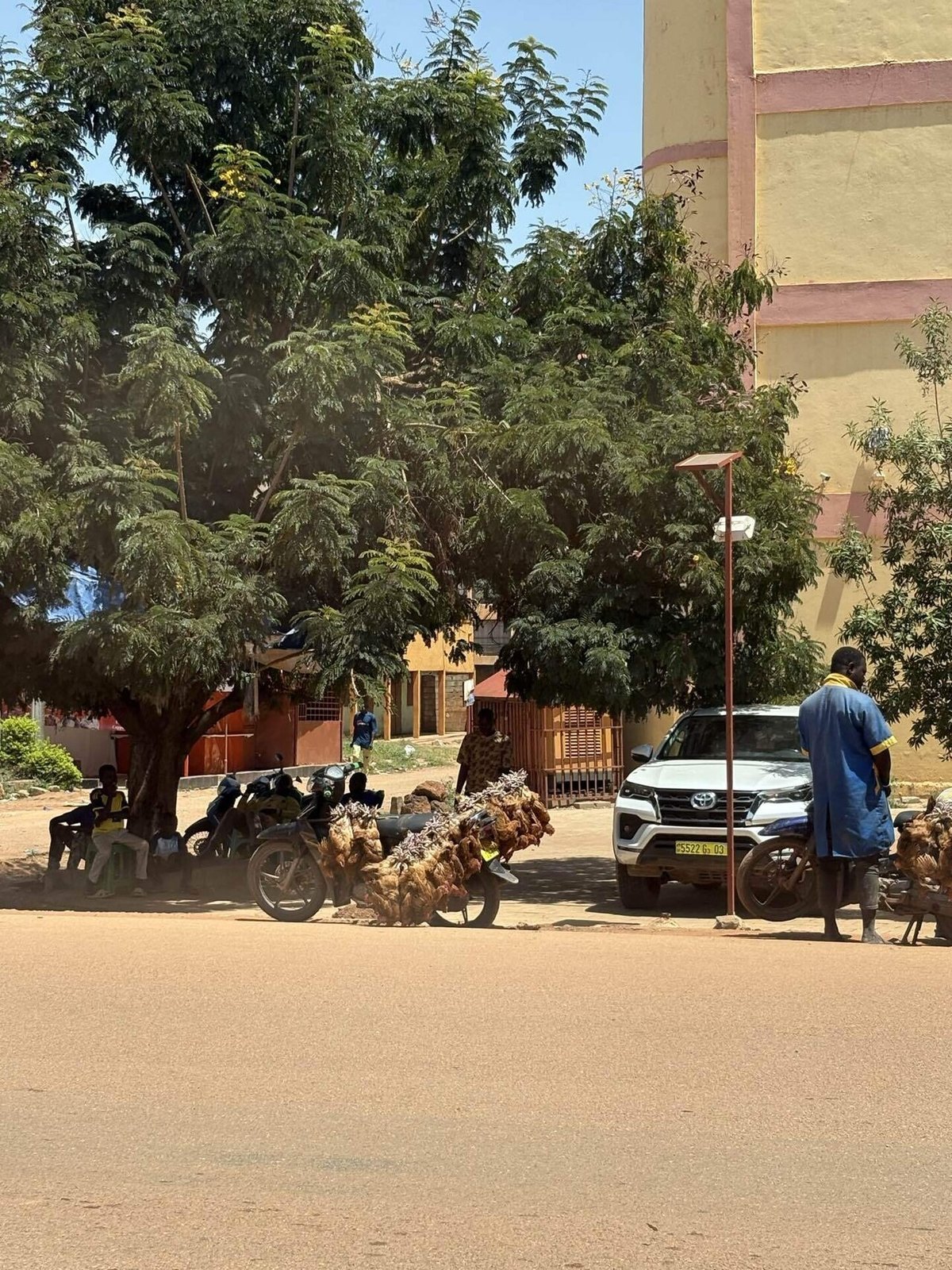 「世界で最もテロ攻撃を受けている国」での生活とは？｜HIRO