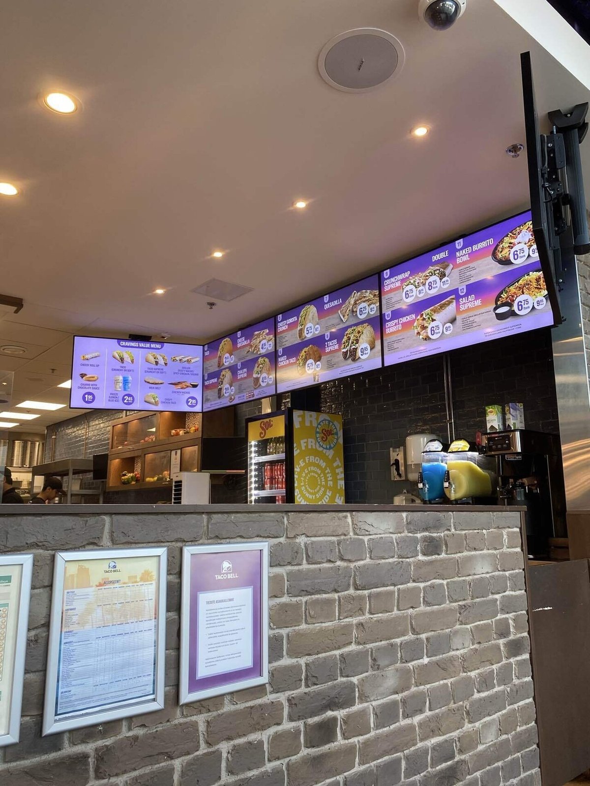 ファーストフード店Taco bellフィンランド語はメニュから｜mokomokomako