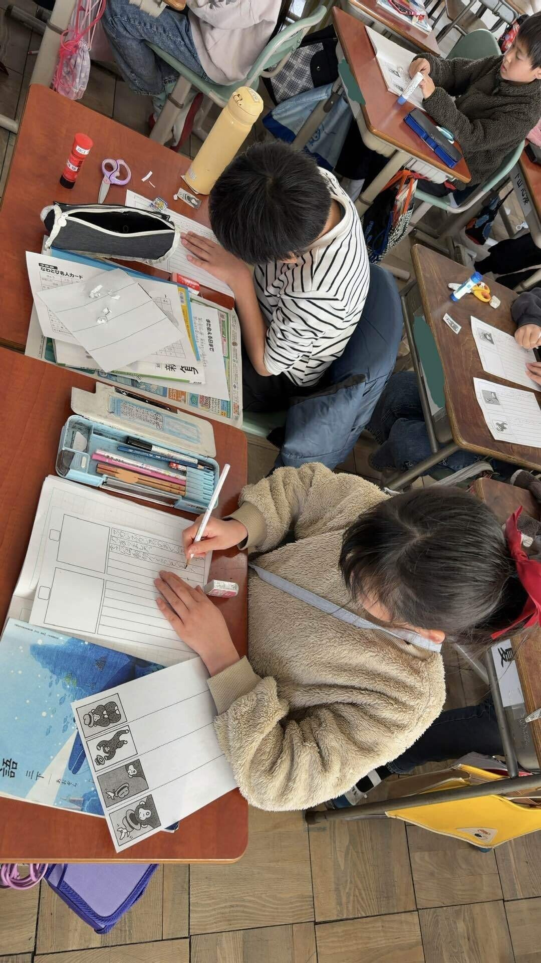 1.15 学校の様子（3年国語、1年図工、4年理科、教職員研修）｜箕面市立中小学校