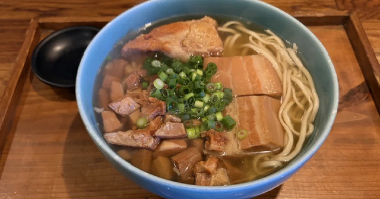 沖縄で食べる沖縄そば｜sazm