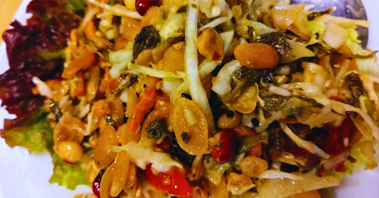 【また食べたい料理/発酵お茶の葉サラダ/ラペットウッ/ラペットゥLaphet Thoke ミャンマー料理】｜見立て遊びmitateasobi