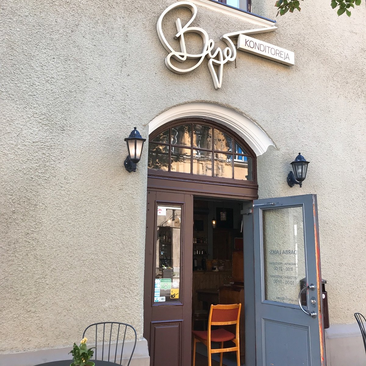 スイーツ好きに捧ぐ旅先、バルト三国の郷土菓子を食べ歩いてきました！｜旅するチキン