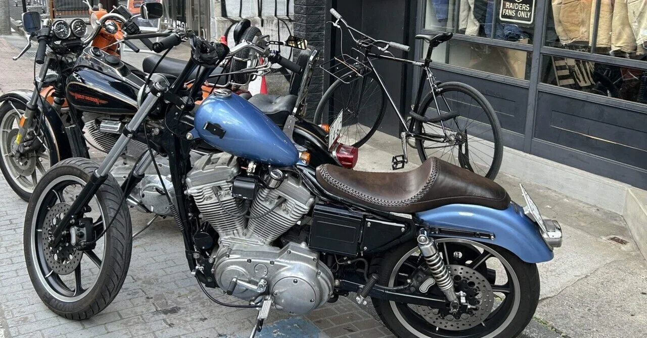 昨日久々原宿裏通り徘徊、凄い人々アートなお店達。ポップだねと，昔の言葉でた。77歳のジイジイには、刺激すぎて、足腰疲れて，マックで新しくでた ...