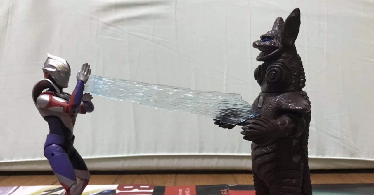 押されて泣くな初恋怪獣｜zanclodon