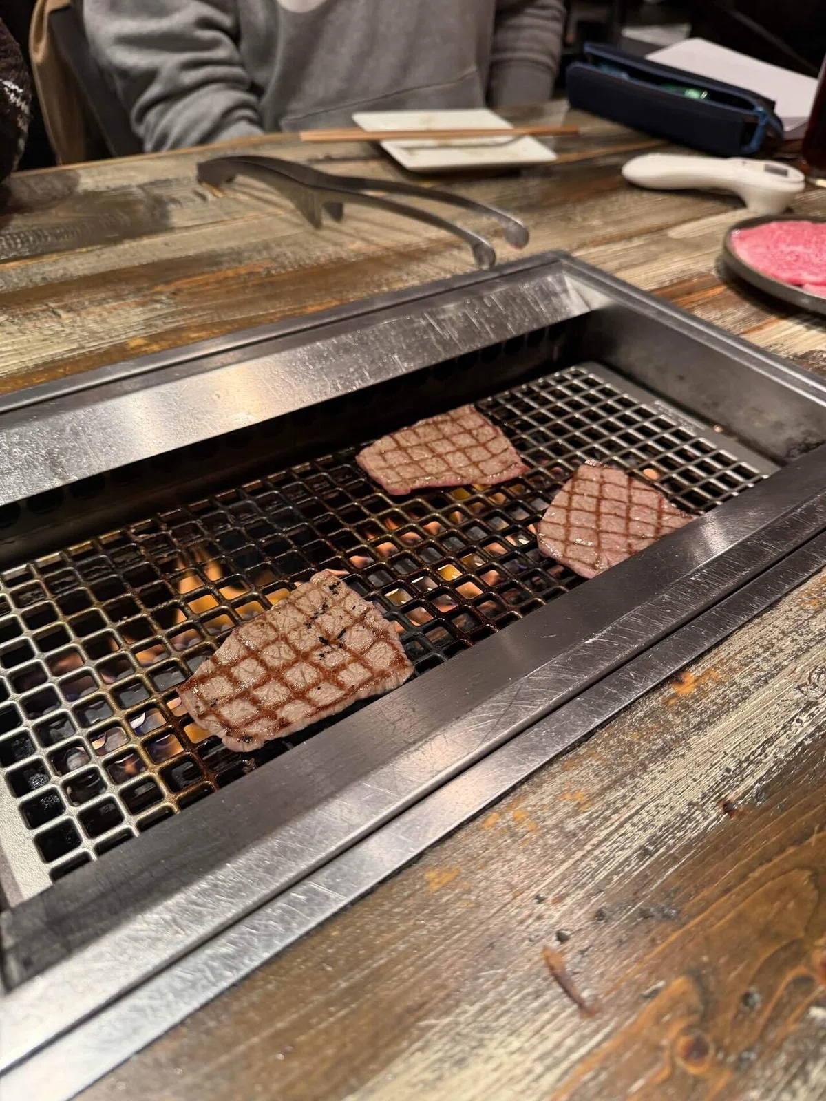 There is usually a 'grill master' at every yakiniku table｜KINTAN ONLINE ...
