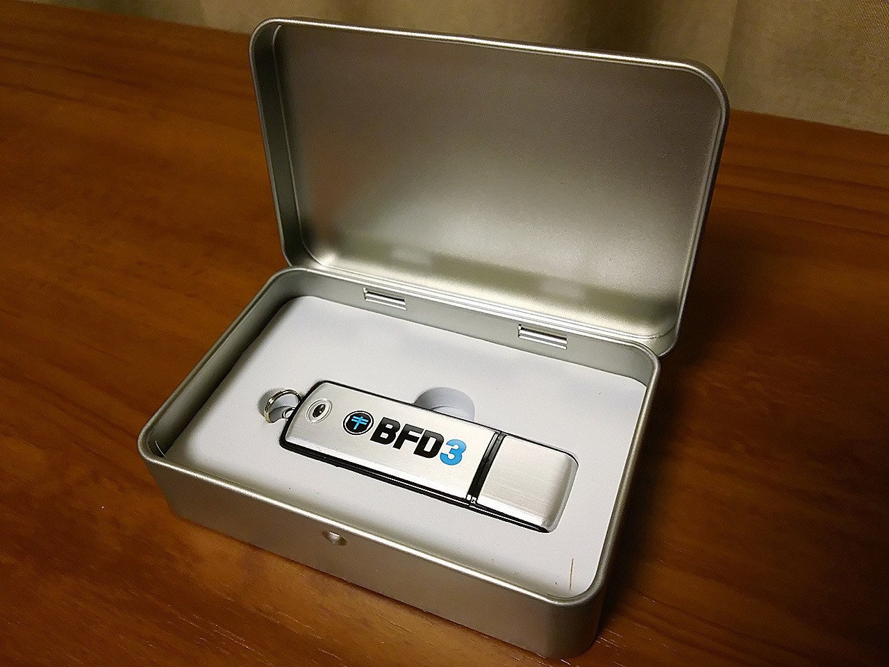 面白いパッケージだな^^｜Hideki Tanaka【DTM/音楽/猫】