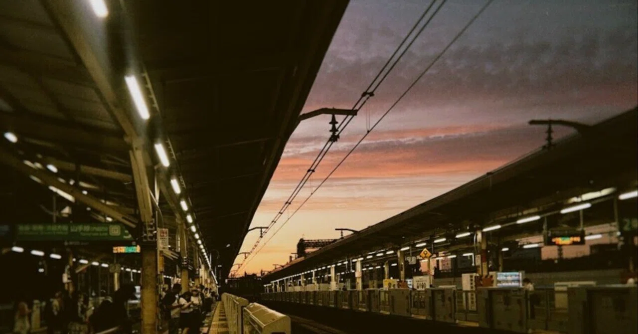 Three-Line Diary: 'Twilight is Kind Even to Sudden Sentimentality'｜柊野めめ ...