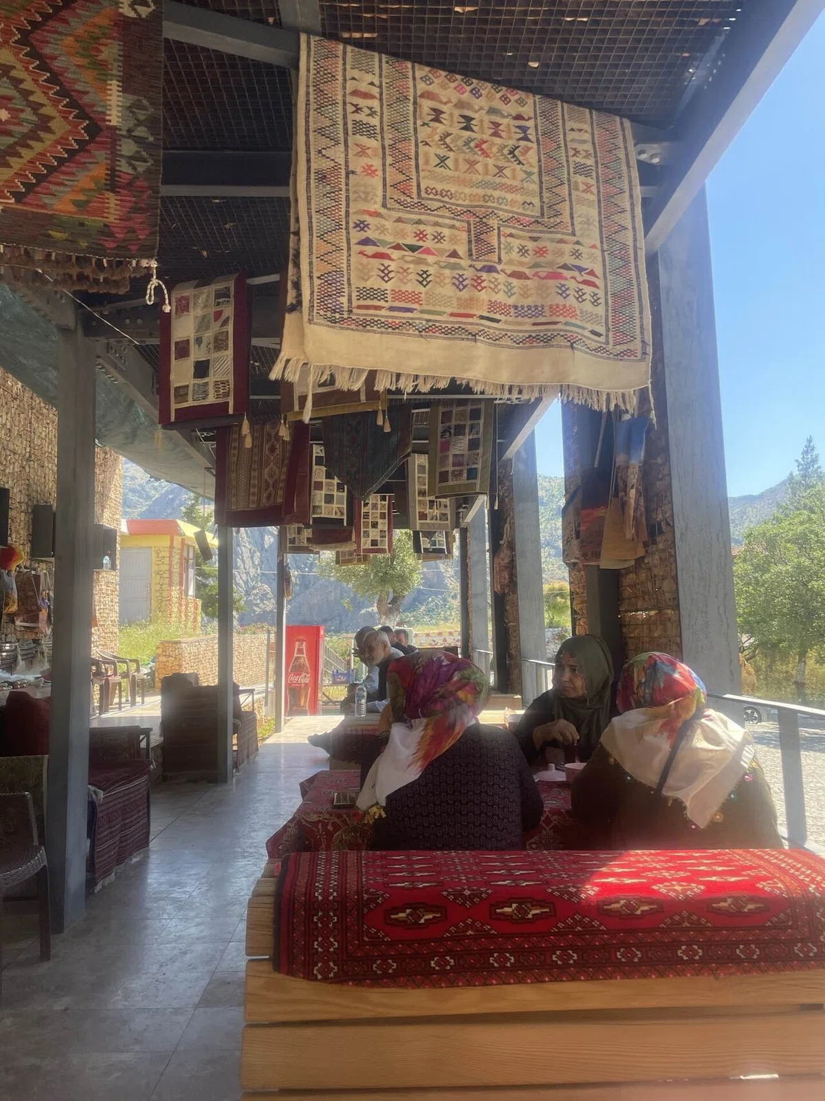 【世界一周】DAY47🇹🇷 ネムルト山｜レストランバイト|子供達とお散歩｜Motty もってぃ|世界一周中の女子大生