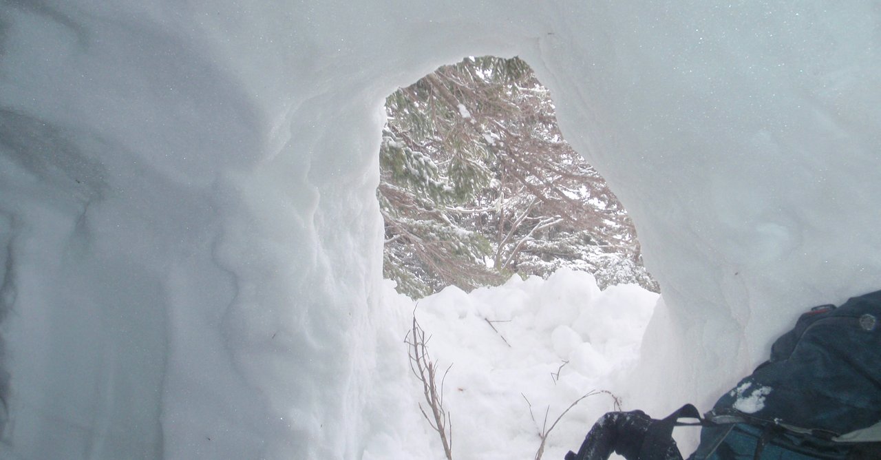 山の失敗談。"雪洞×Gore-tex"｜tatsuya terada