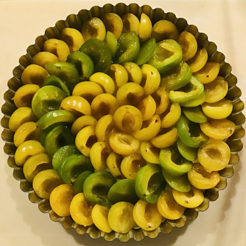 ロレーヌが誇る甘い果実の宝石〜ミラベルと王妃プラムのタルト｜ユイじょり